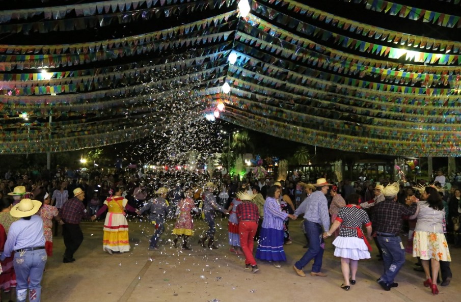 Lucas Lucco, Hugo e Victor, Almir e Gabriel Sater e Alma Serrana serão ...