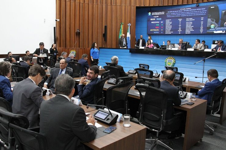 Deputados estaduais devem votar cinco projetos nesta quinta-feira Deputados estaduais devem votar cinco projetos nesta quinta-feira
